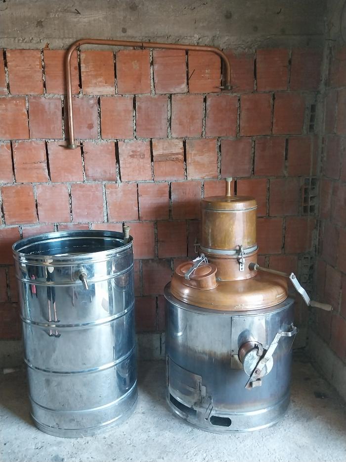 Prodajem kazan za pečenje rakije